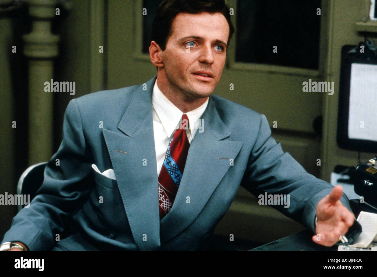AVALON (1990) AIDAN QUINN BARRY LEVINSON (DIR) BLVN 010 Stock Photo - Alamy