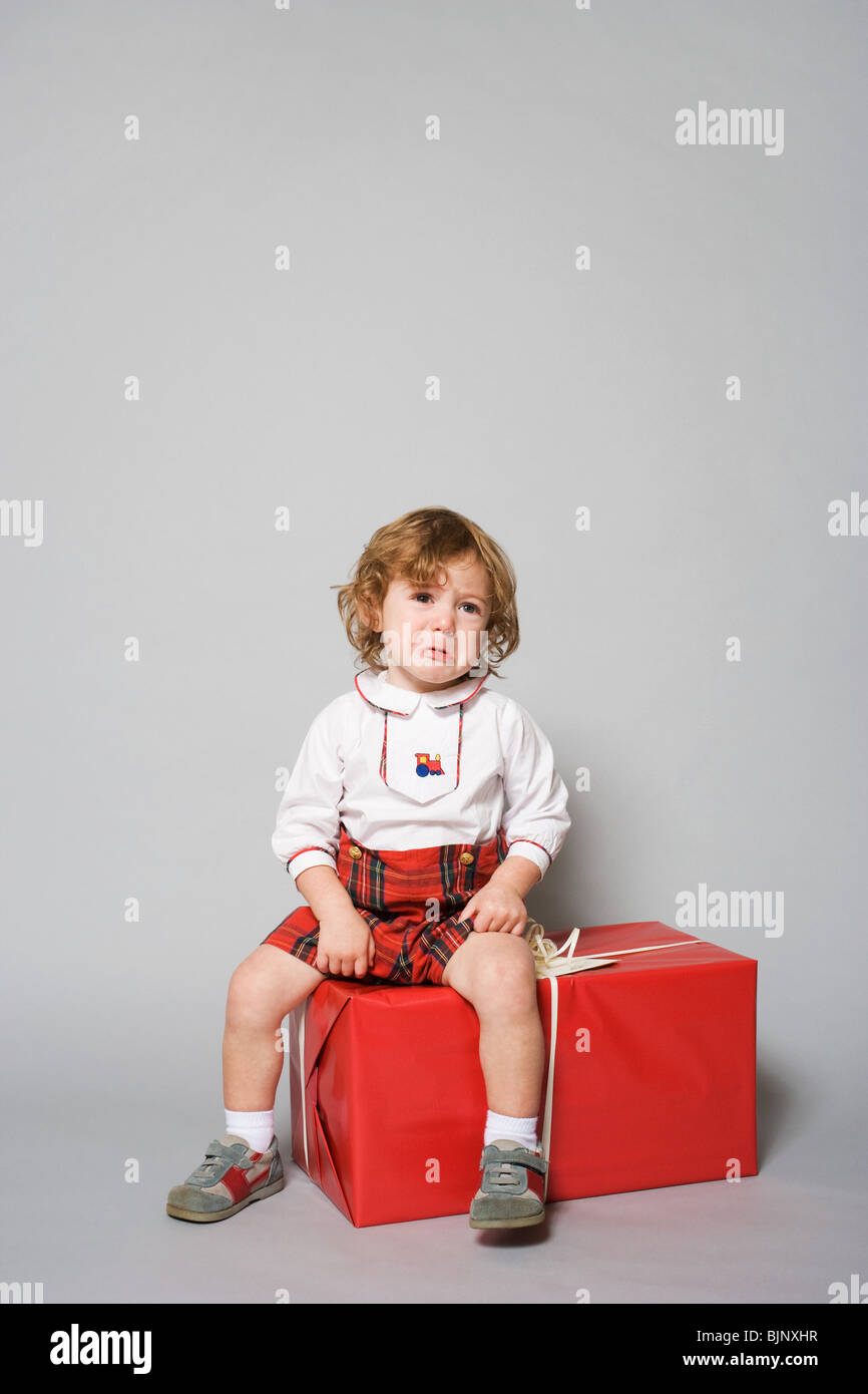 Make a present hi-res stock photography and images - Alamy