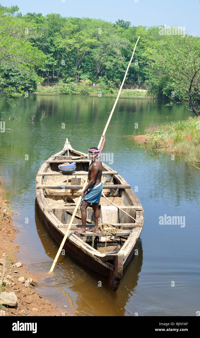 Working Boatmen near Thattekkad Bird Sanctury in Kerala, India Stock ...