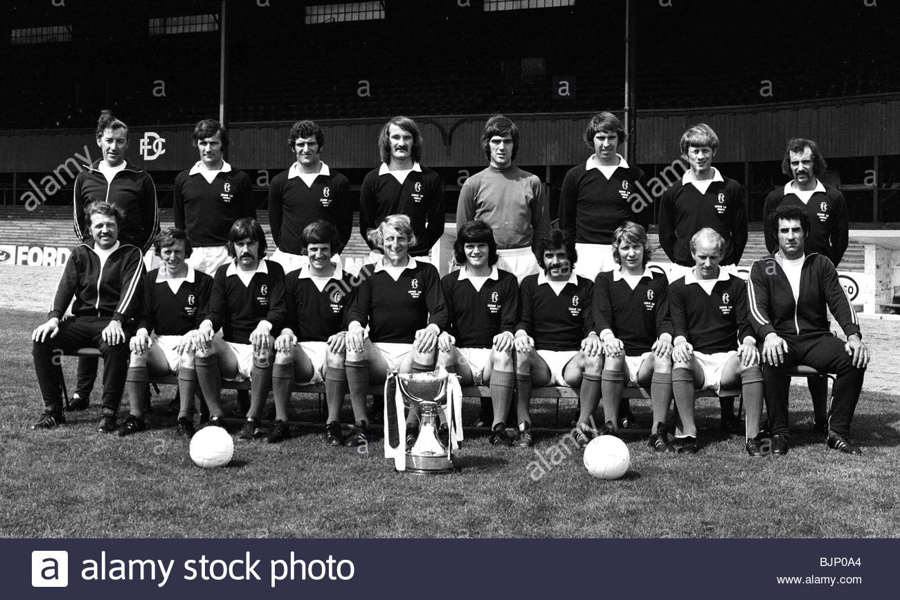 Football Team Picture With Trophy Stock Photos & Football Team Picture ...