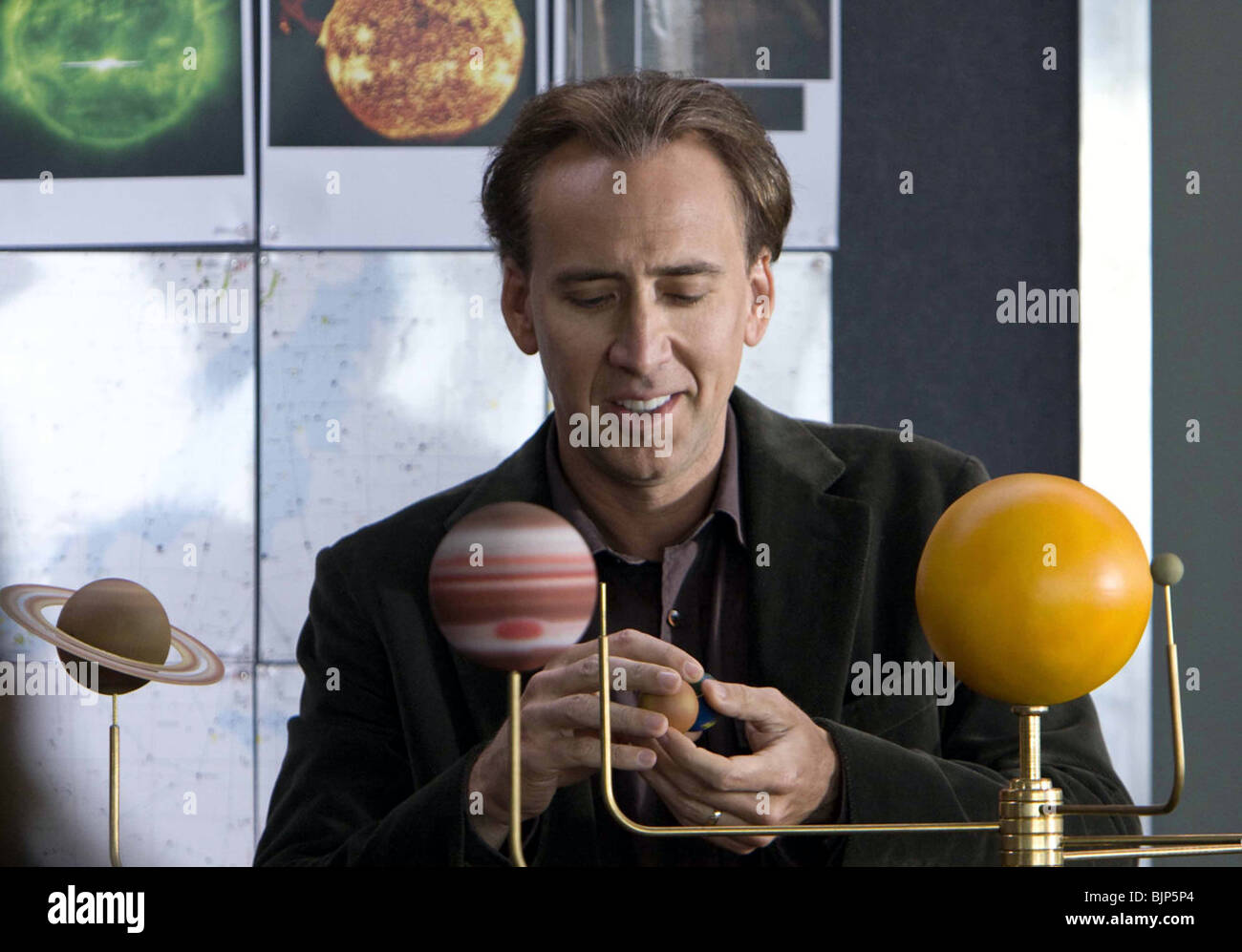 KNOWING (2009) NICOLAS CAGE ALEX PROYAS (DIR) KNOG 004 Stock Photo - Alamy