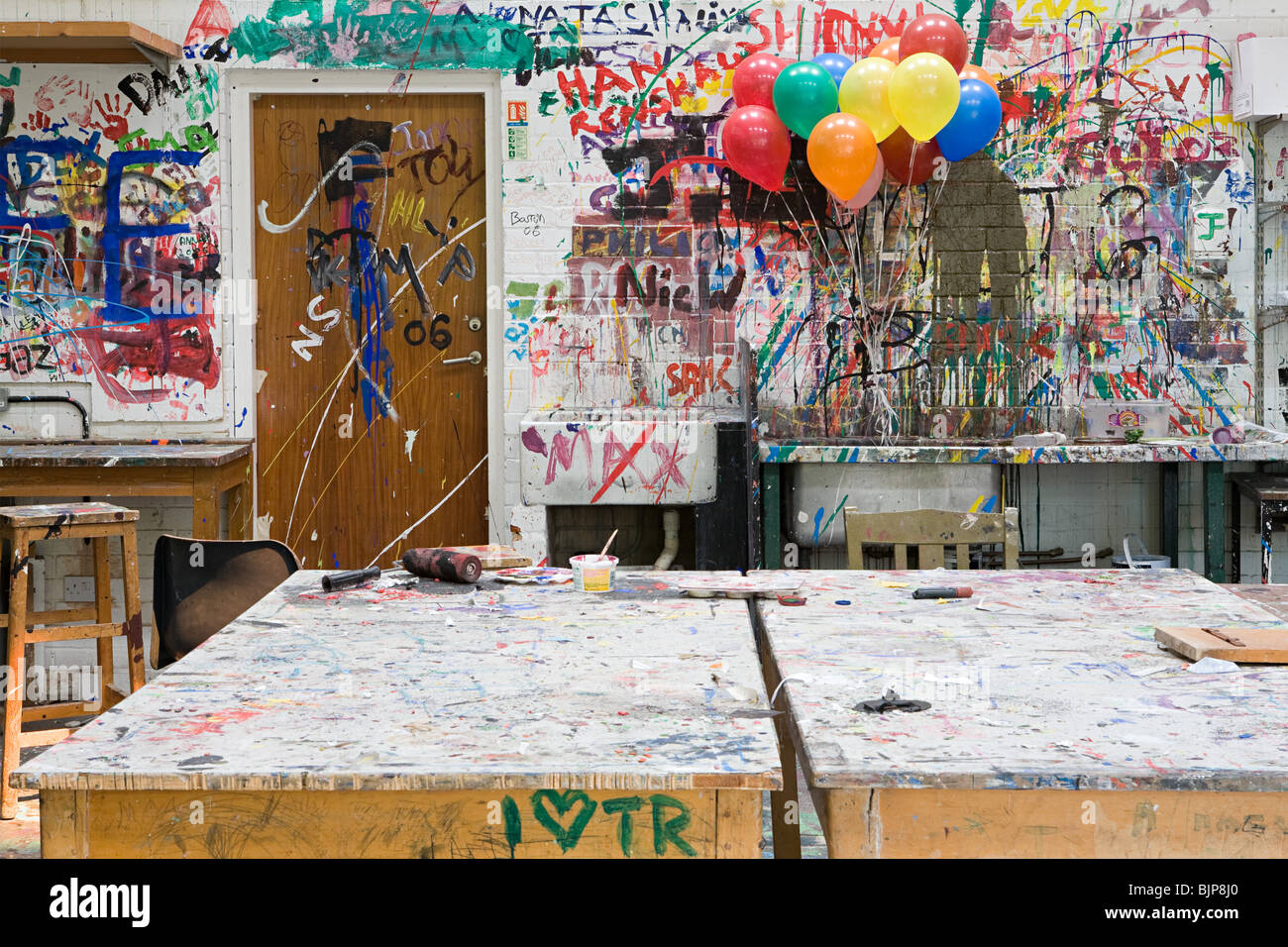 Balloons in classroom hi-res stock photography and images - Alamy