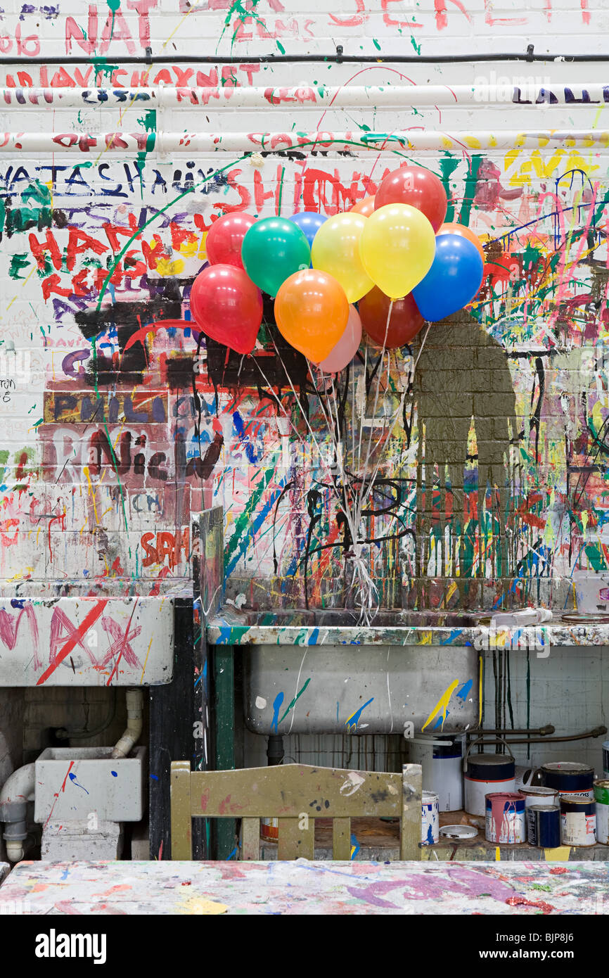 Balloons in classroom hi-res stock photography and images - Alamy