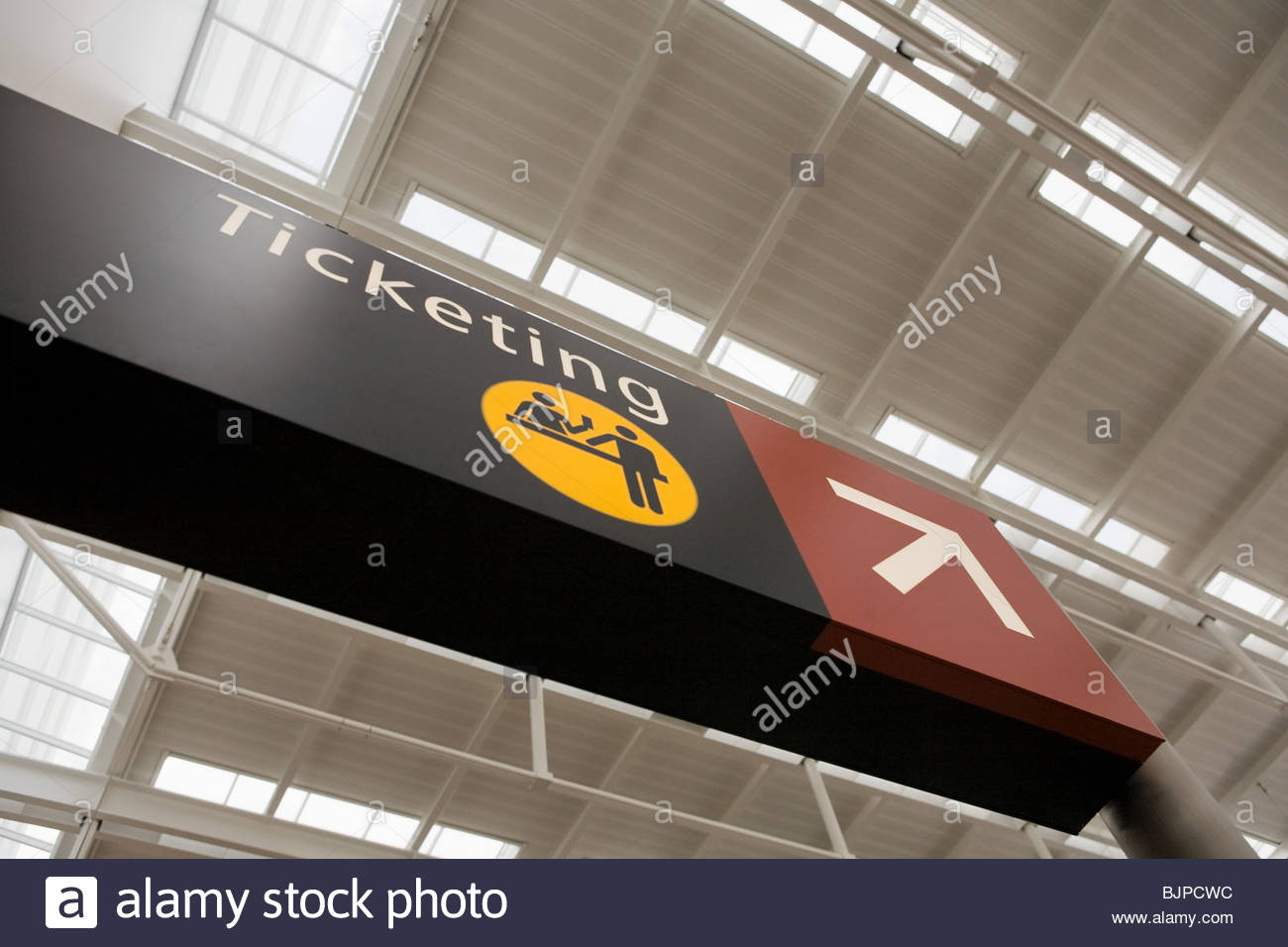 Ticketing Terminal Stock Photos & Ticketing Terminal Stock Images - Alamy