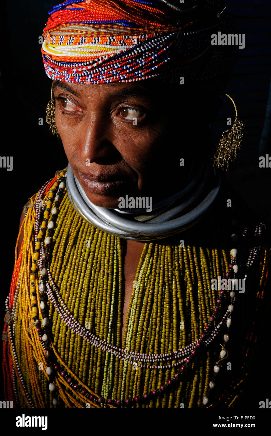Women of the Bonda tribe in the Indian state of Orissa Stock Photo - Alamy