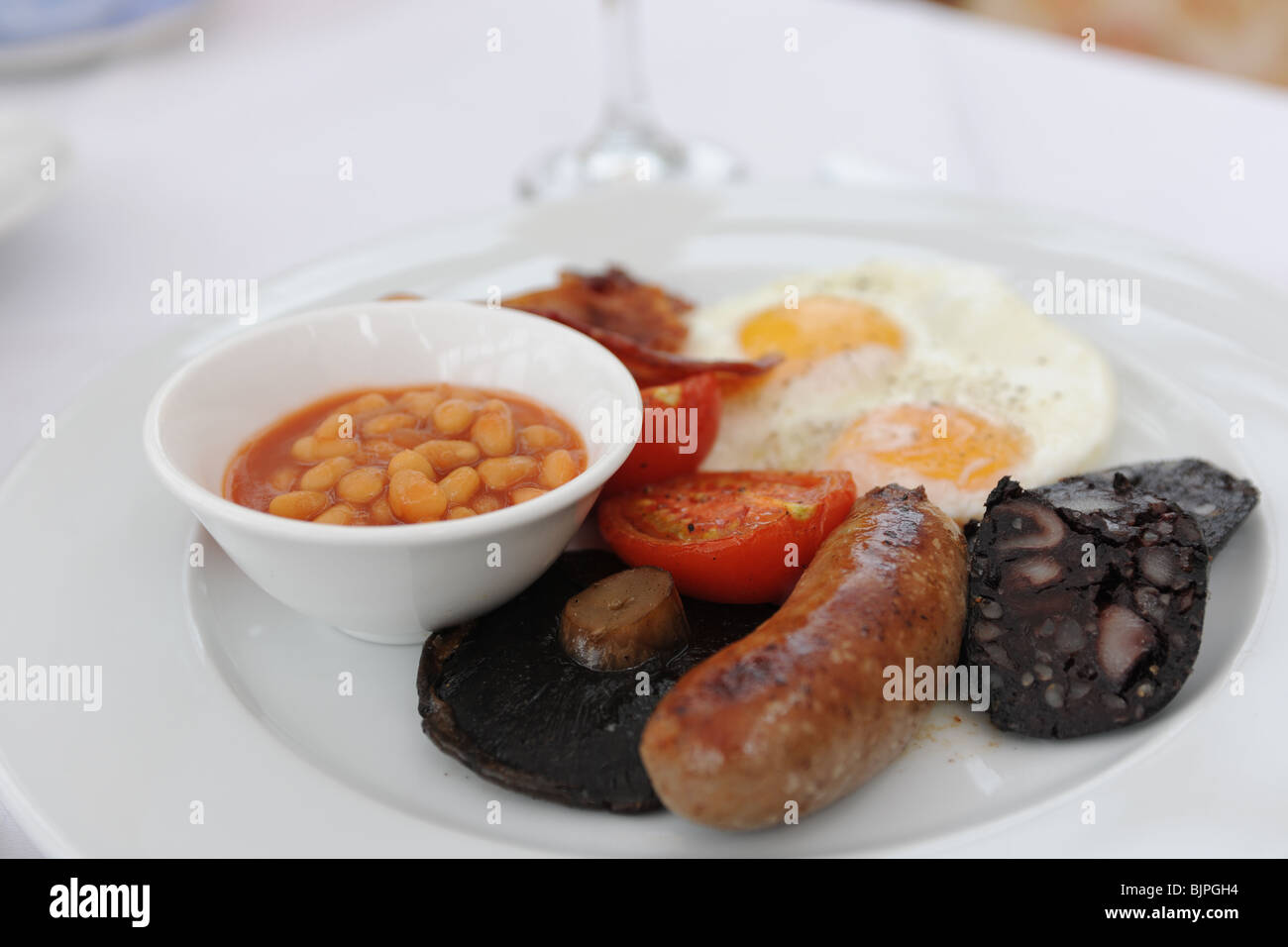 Full english breakfast hi-res stock photography and images - Alamy