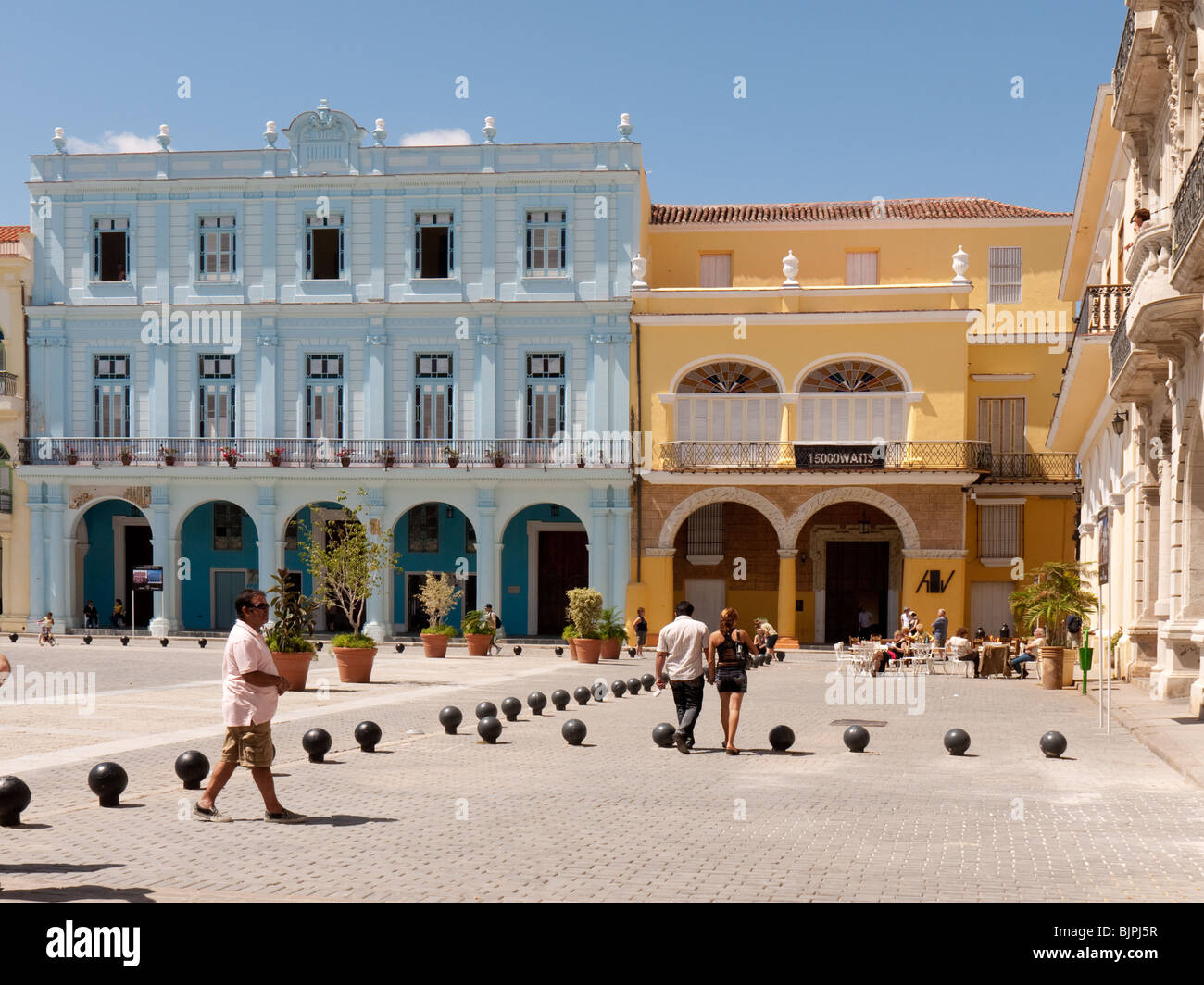 Plaza vieja habana architecture hi-res stock photography and images - Alamy