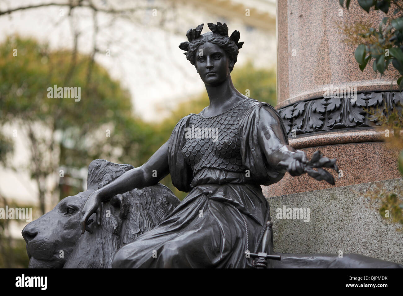 Britannia and lion statue hi-res stock photography and images - Alamy