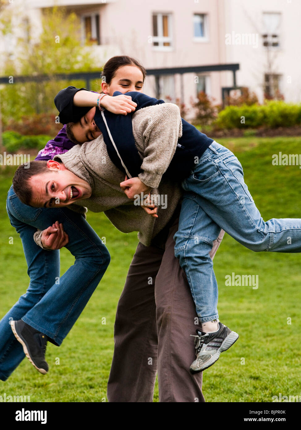Adult brother sister fighting hi-res stock photography and images - Alamy