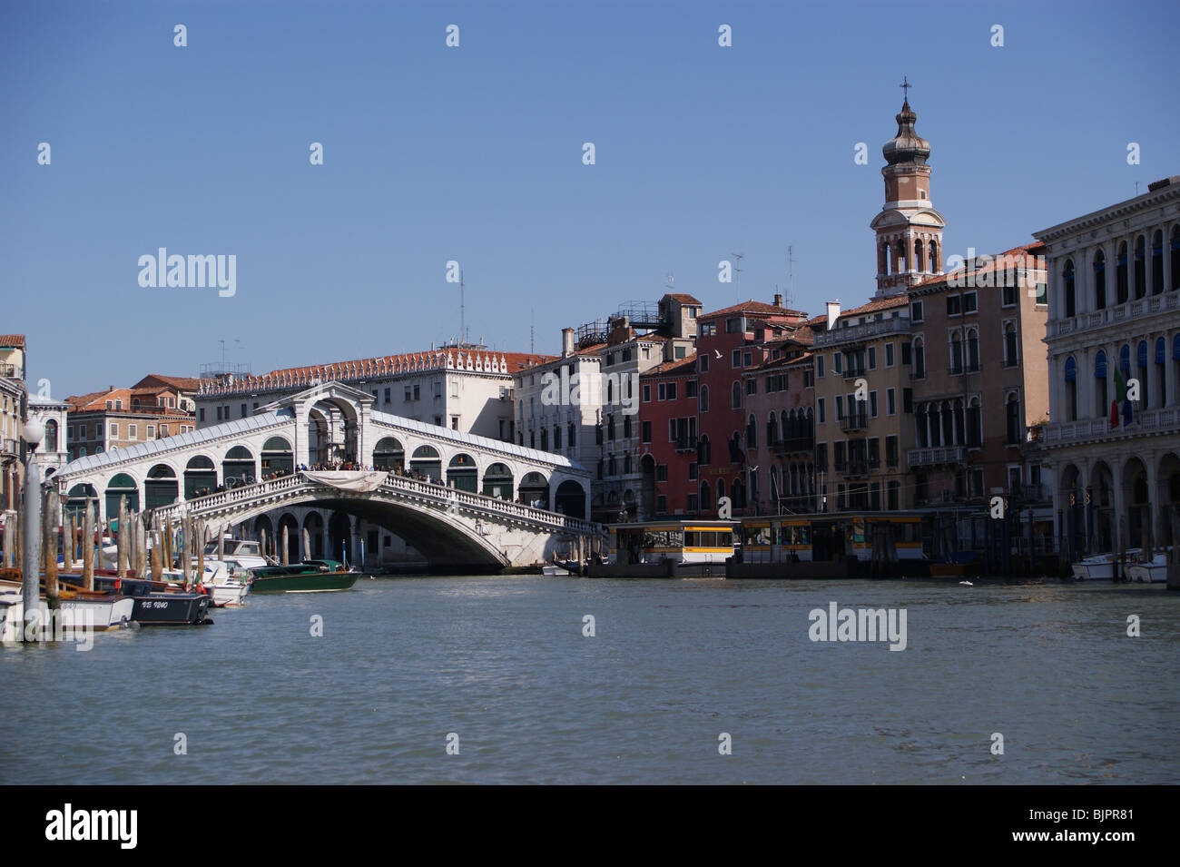 Venice- Rialto bridge Stock Photo - Alamy