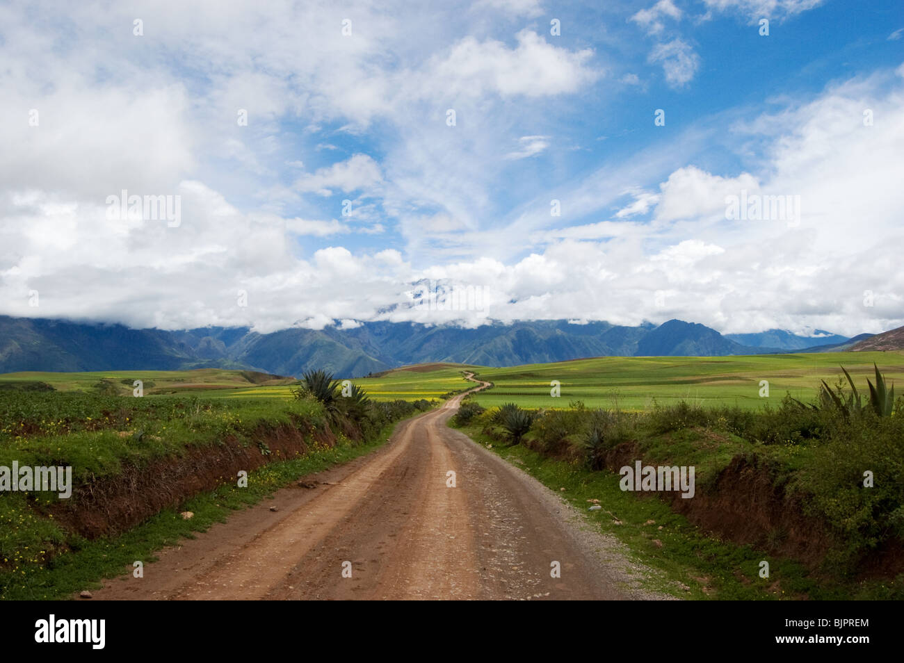 Road andes mountains hi-res stock photography and images - Alamy
