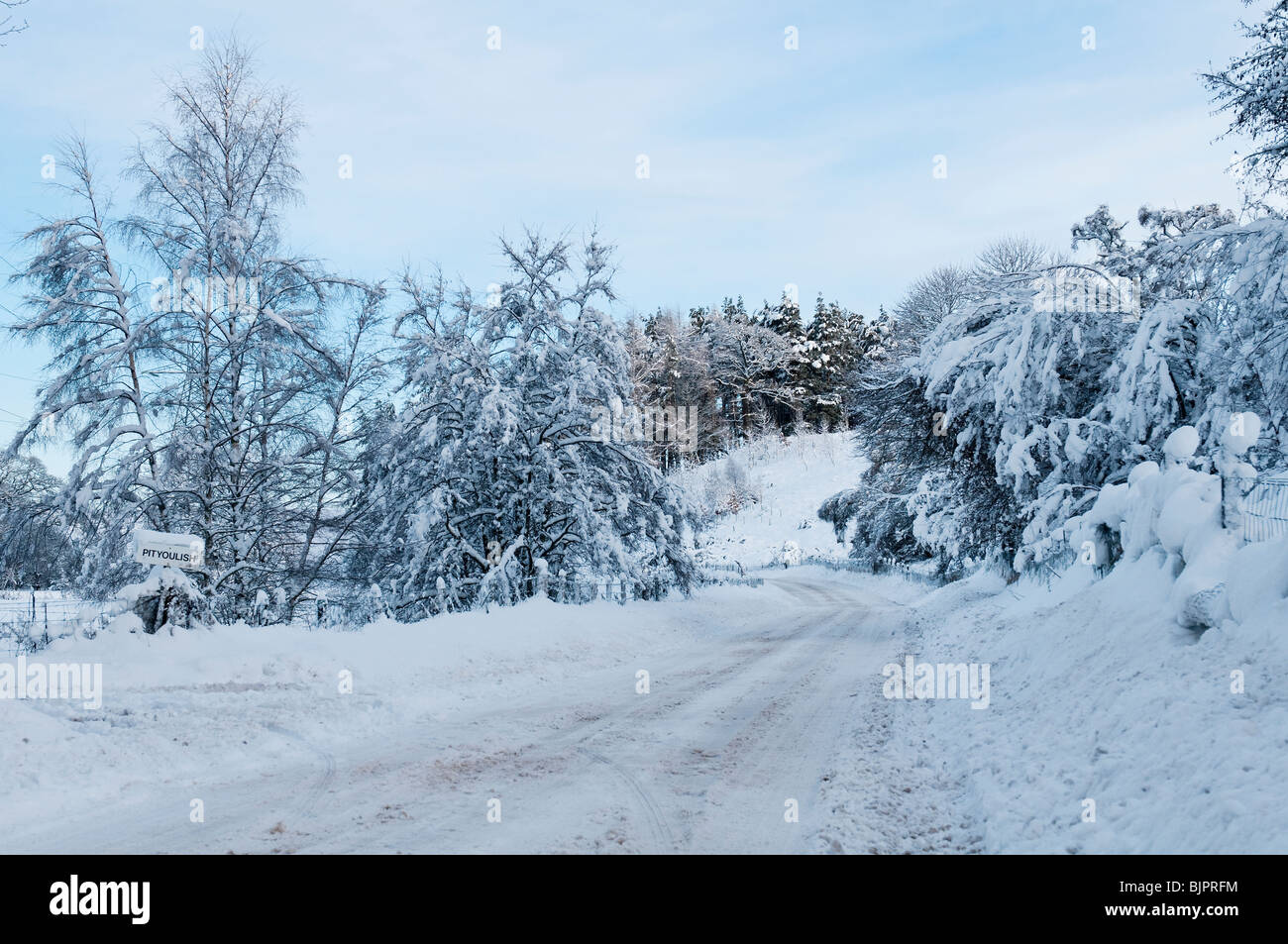 Snow covered scotland hi-res stock photography and images - Alamy
