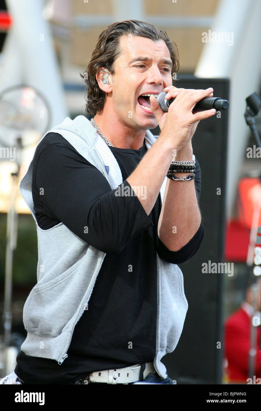 GAVIN ROSSDALE DONATE LIFE CONCERT SERIES DOWNTOWN LOS ANGELES CA USA ...