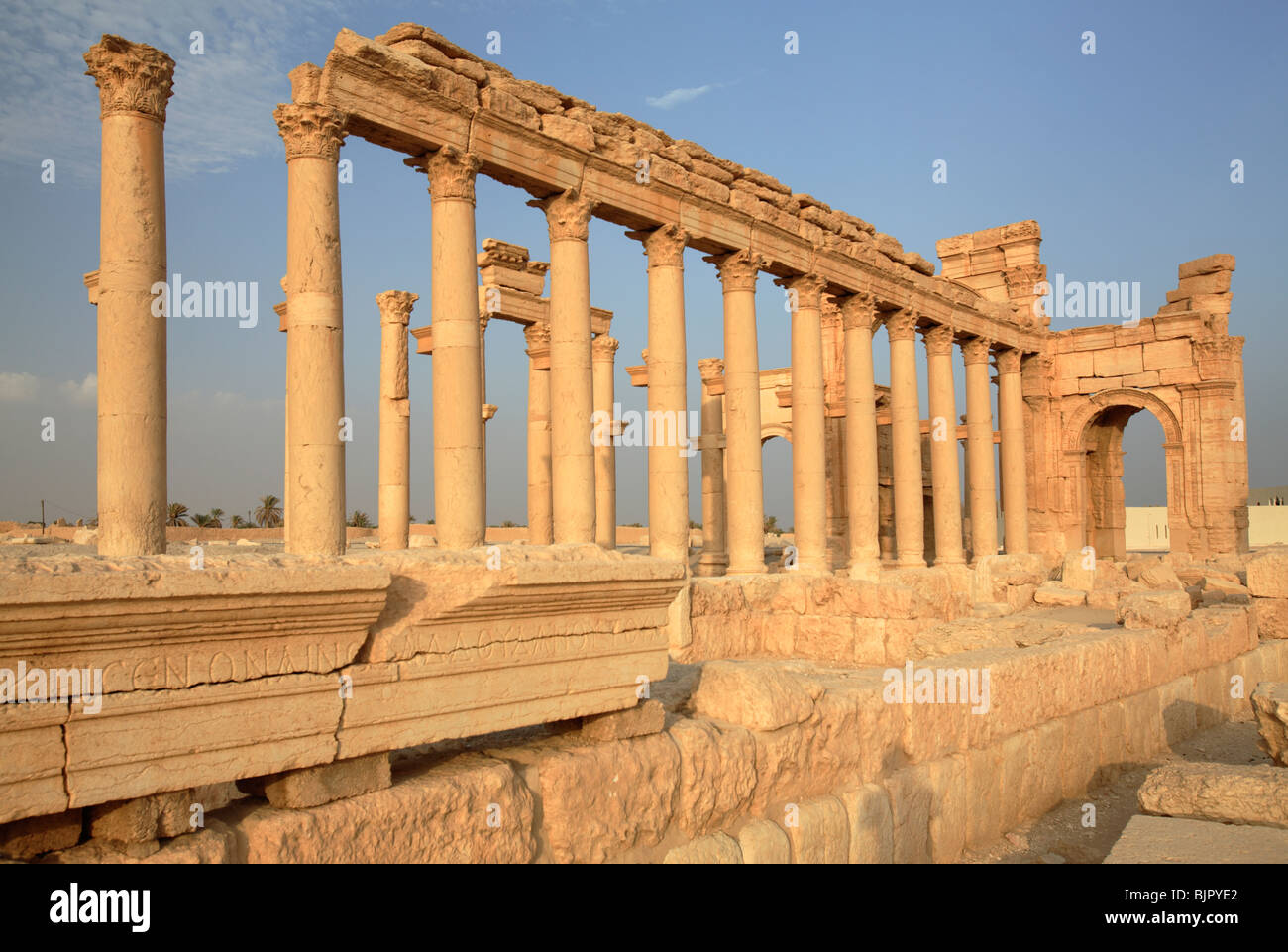 Pillared arch hi-res stock photography and images - Alamy