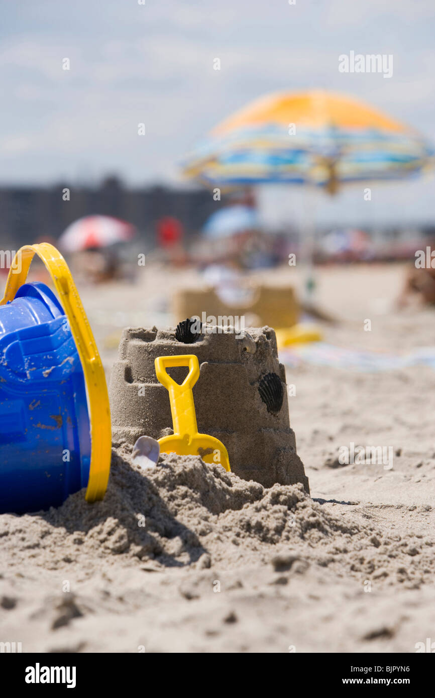 Sand castle buckets hi-res stock photography and images - Alamy