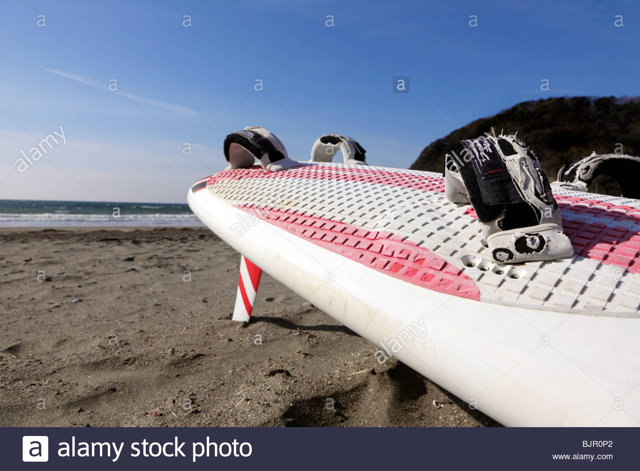 Surfboard Laying On Beach Stock Photos & Surfboard Laying On Beach ...