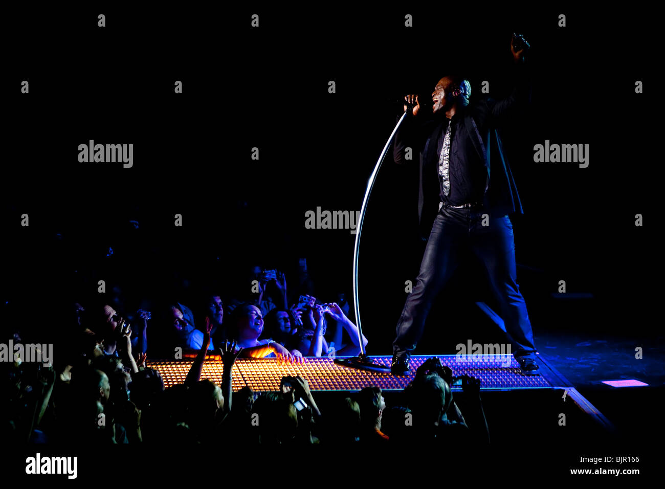 Seal singer hi-res stock photography and images - Alamy