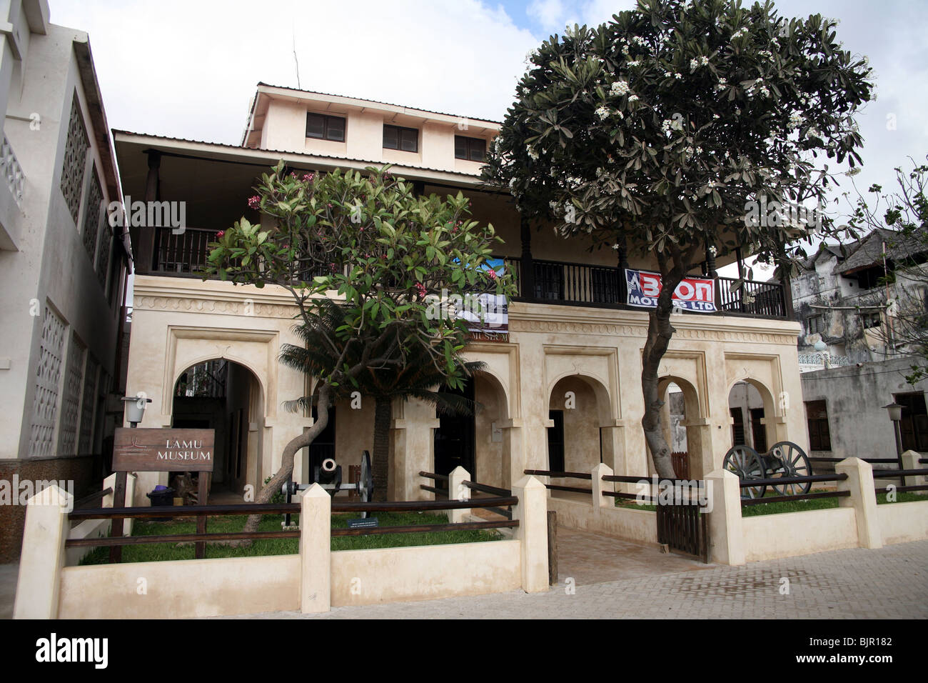 Outside view of the Lamu Museum Stock Photo - Alamy