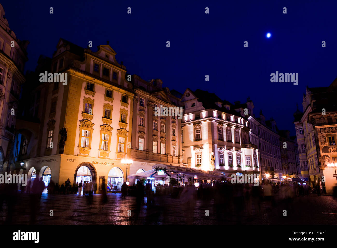 Crowd outside at night Stock Photo - Alamy
