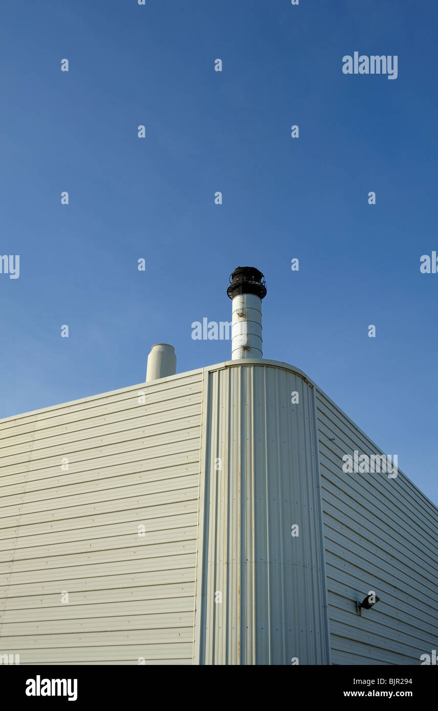 White metal wharehouse hi-res stock photography and images - Alamy