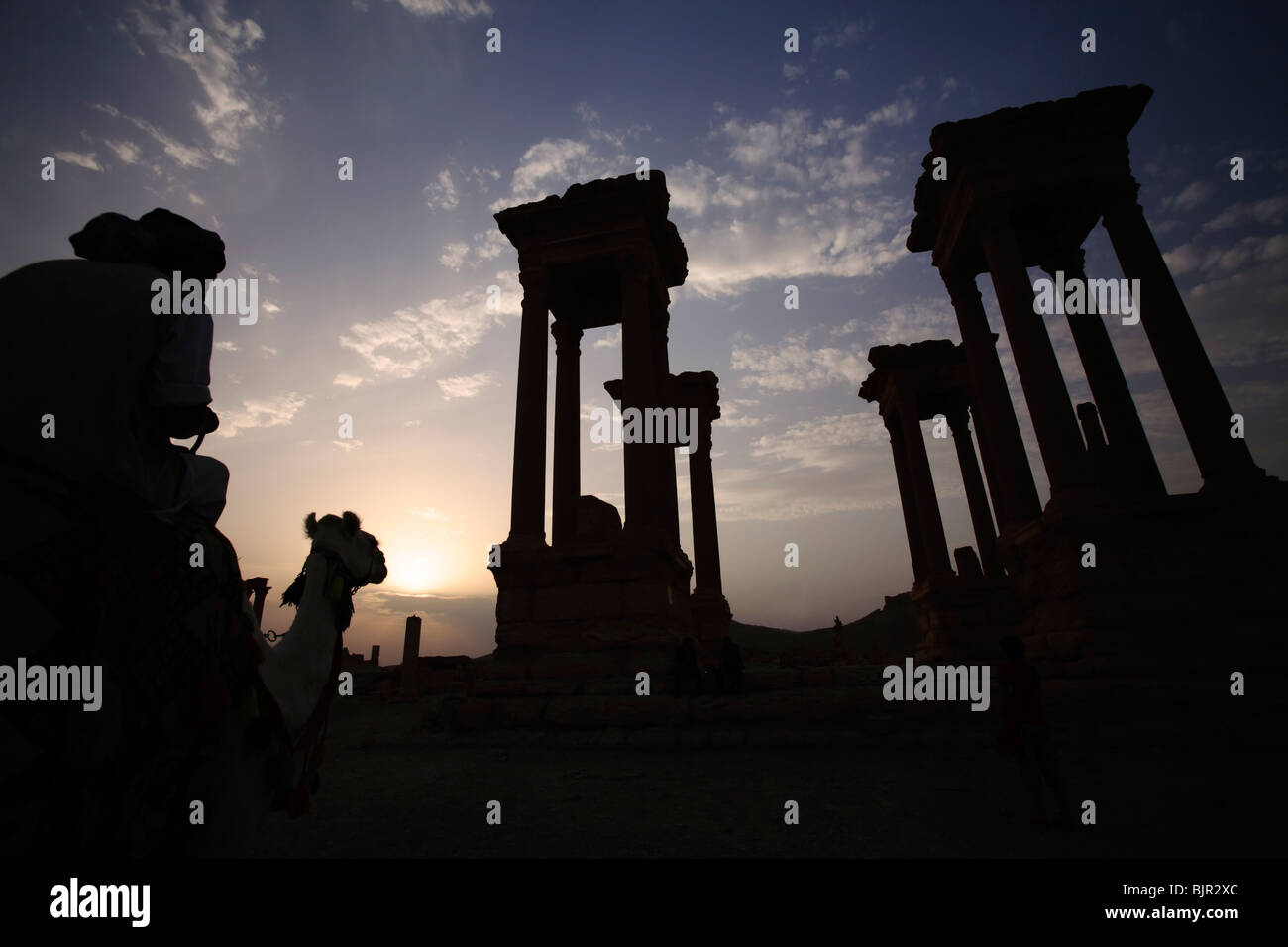 Tetrapylon Arch at sunset Palmyra, Syria Stock Photo - Alamy