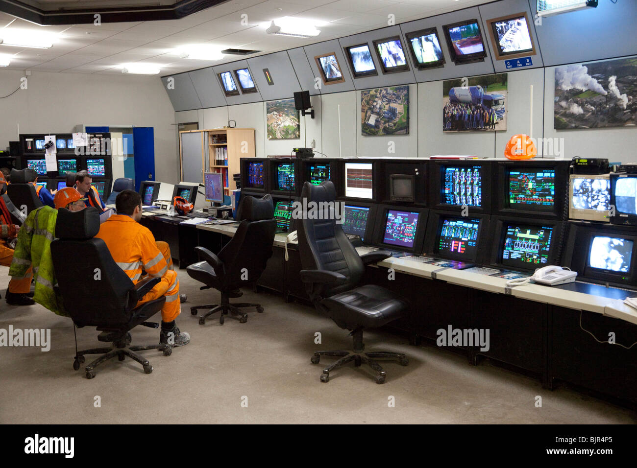 Telemetry monitoring hi-res stock photography and images - Alamy