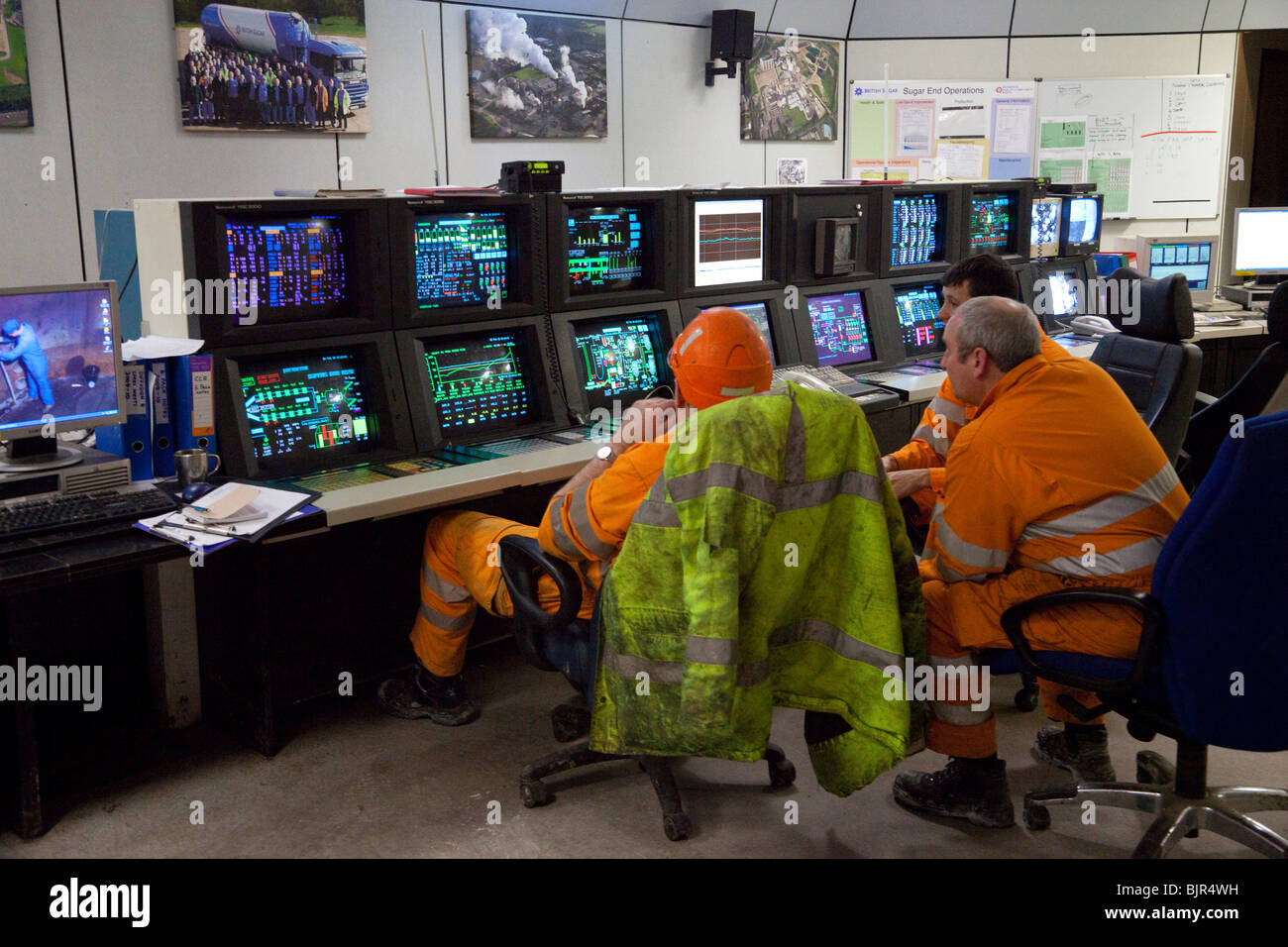 Telemetry monitoring hi-res stock photography and images - Alamy