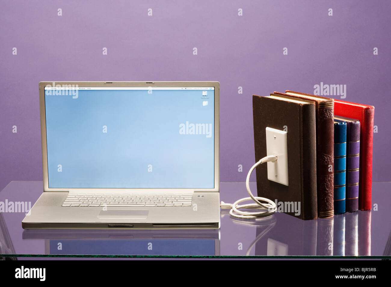 World web studio hi-res stock photography and images - Alamy