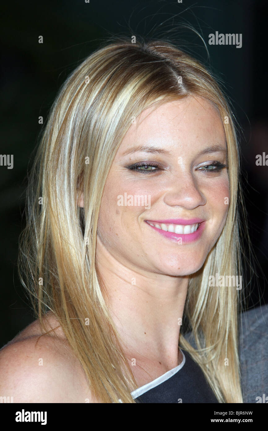 AMY SMART LOVE N' DANCING LOS ANGELES PREMIERE HOLLYWOOD LOS ANGELES CA ...
