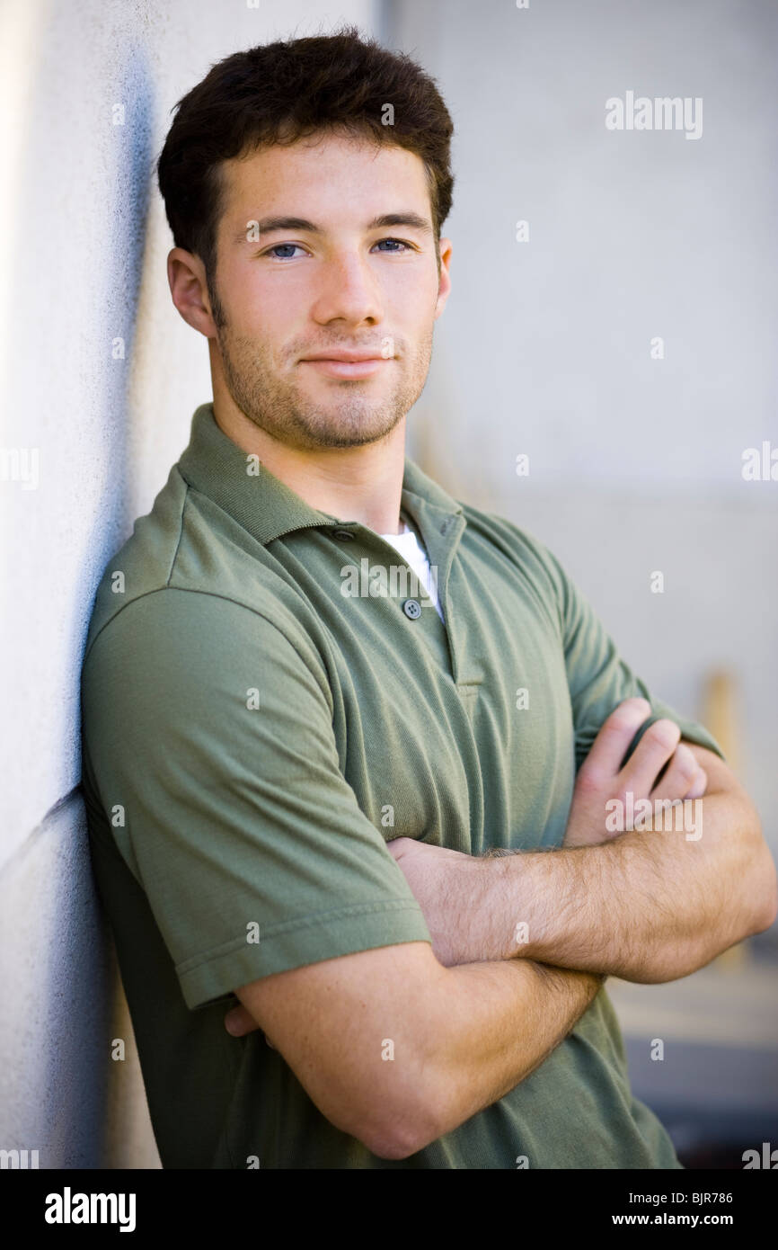man with arms folded Stock Photo - Alamy