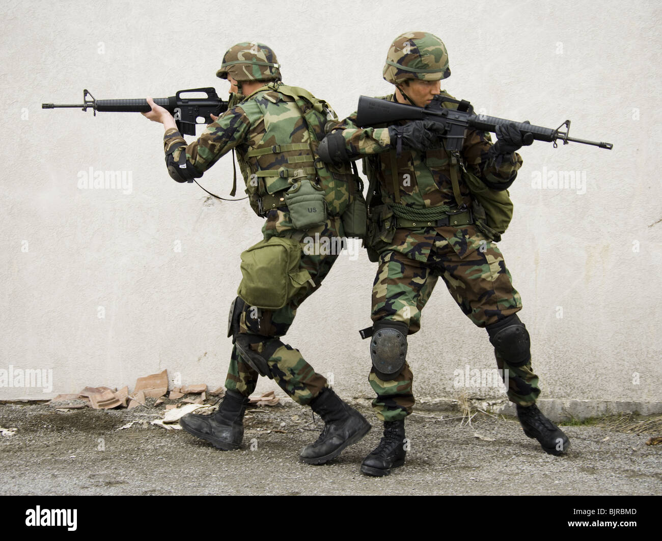 Side view military soldiers training hi-res stock photography and ...