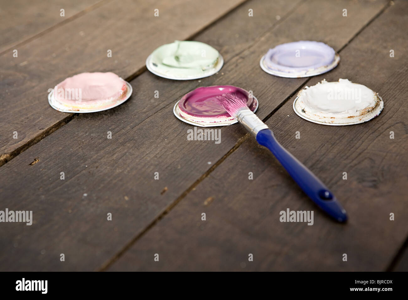 Lids of paint hi-res stock photography and images - Alamy