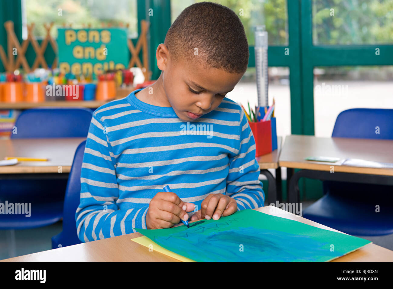 Boy drawing class hi-res stock photography and images - Alamy