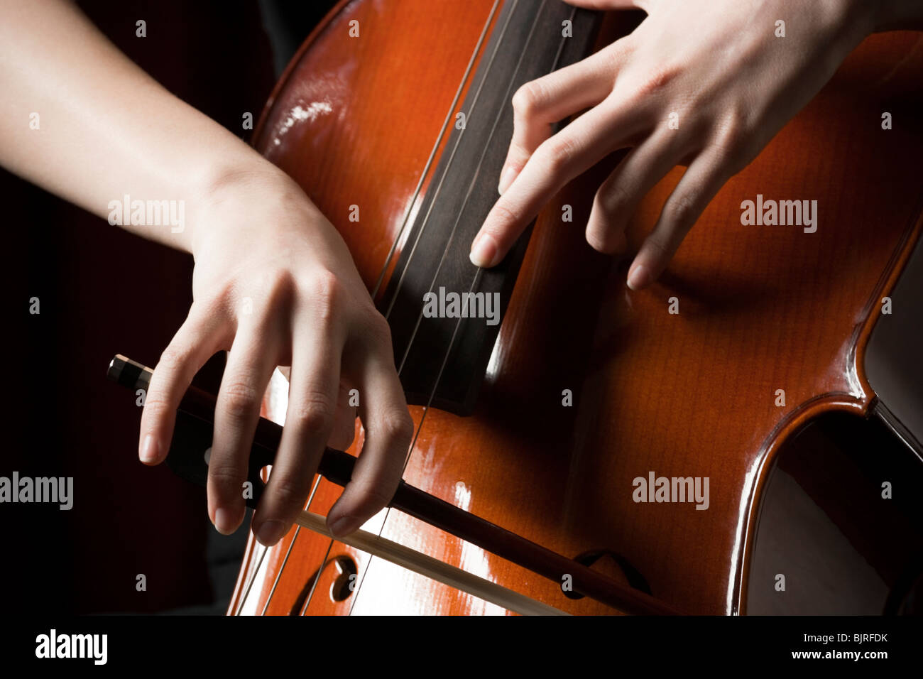 Cello cellist hi-res stock photography and images - Alamy
