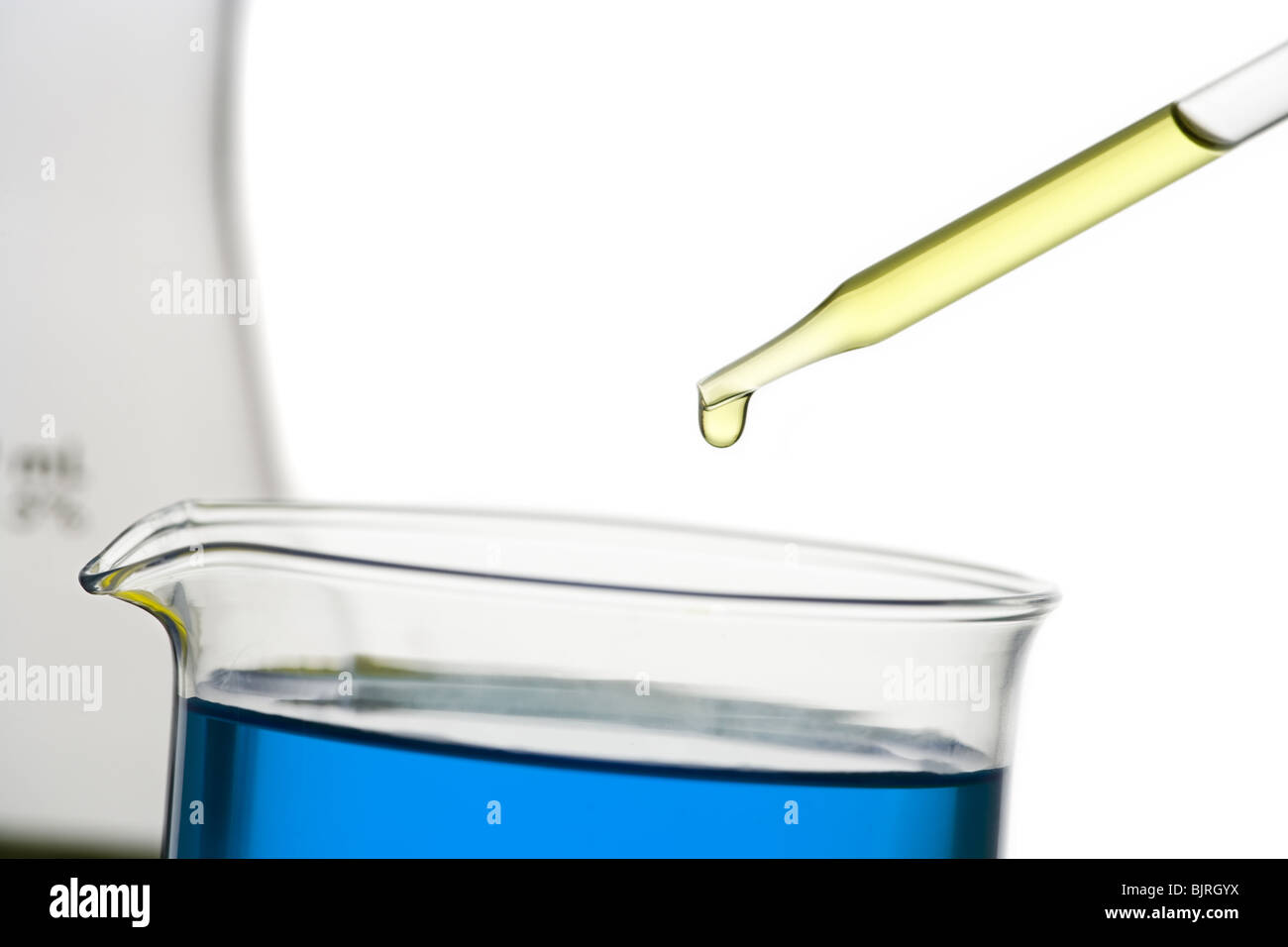 Chemical interactions hi-res stock photography and images - Alamy