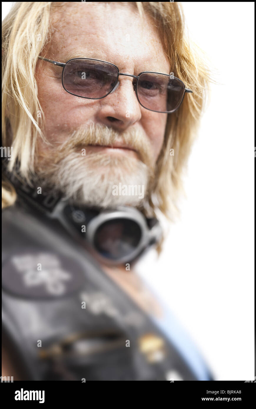 Bikers looking at motorbikes hi-res stock photography and images - Alamy