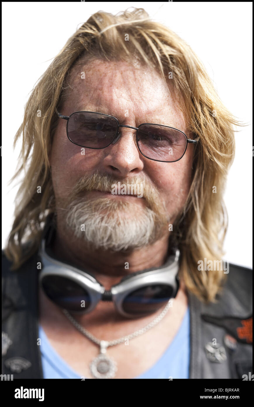 Bikers looking at motorbikes hi-res stock photography and images - Alamy