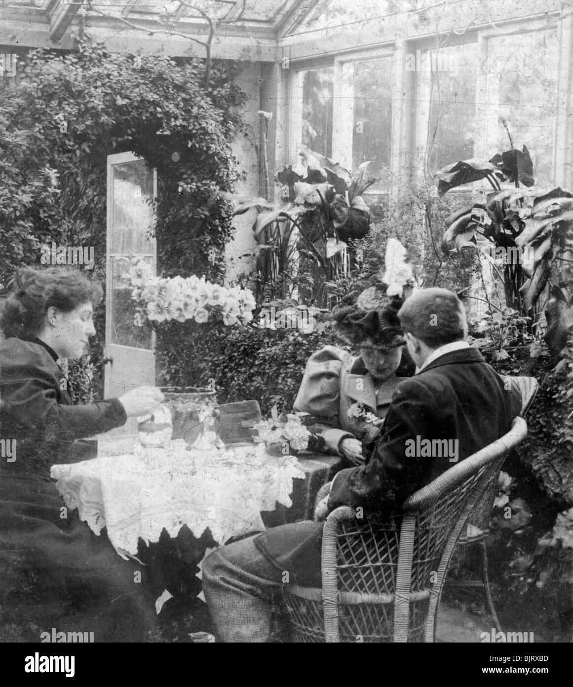 Victorian tea hi-res stock photography and images - Alamy