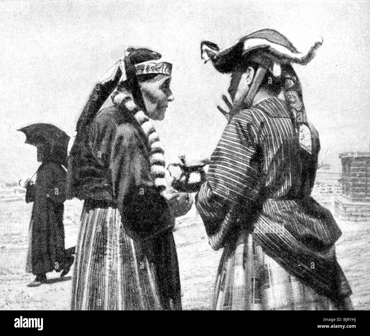 Jewish women black and white Black and White Stock Photos & Images - Alamy