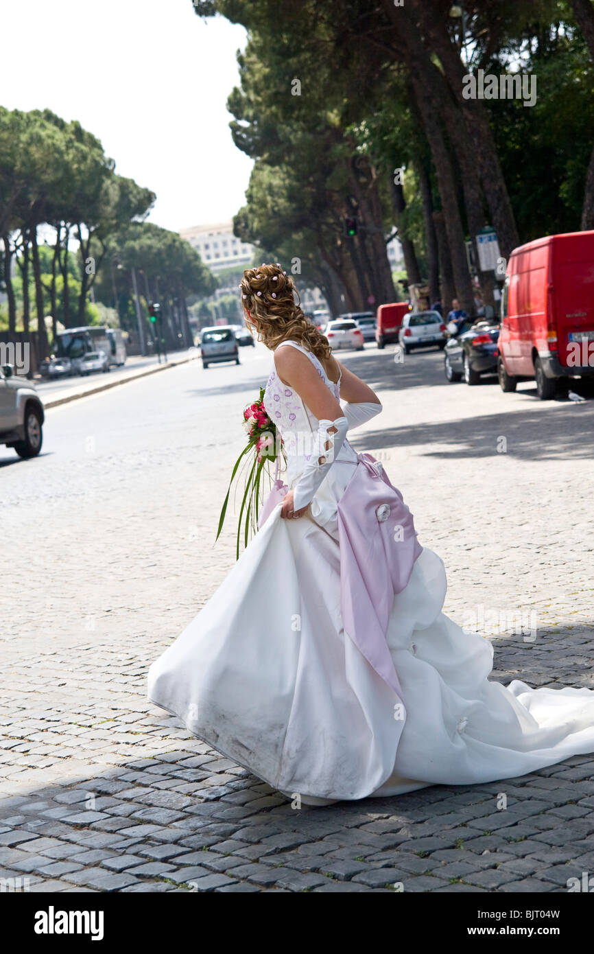 Italy, Rome, Italian wedding The bride crosses a street Stock Photo - Alamy