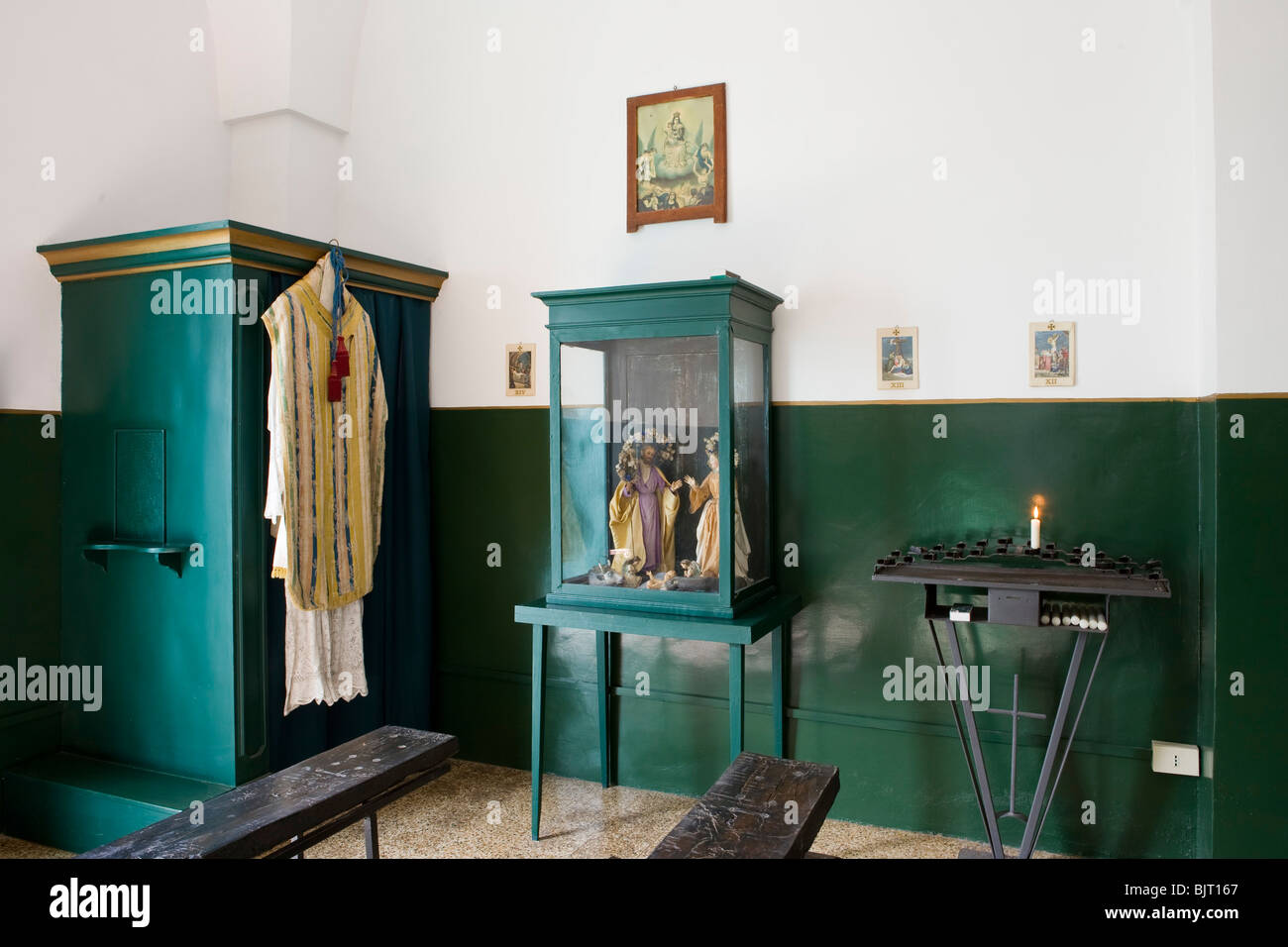 Small chapel in house in Puglia, Italy Stock Photo - Alamy