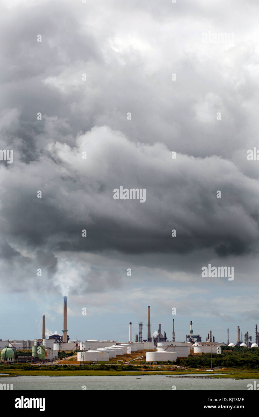 Fawley Oil Refinery, New Forest, Southampton, England Stock Photo - Alamy