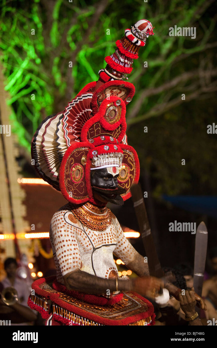 Tribal god hi-res stock photography and images - Alamy