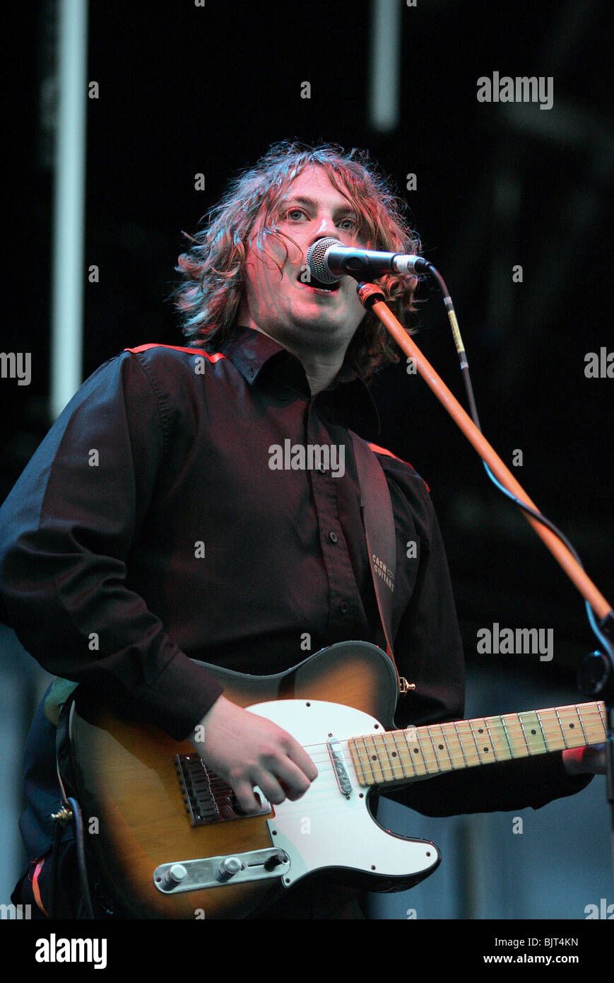DAVID MCCABE R.E.M CONCERT HULL KC STADIUM 05 July 2005 Stock Photo - Alamy