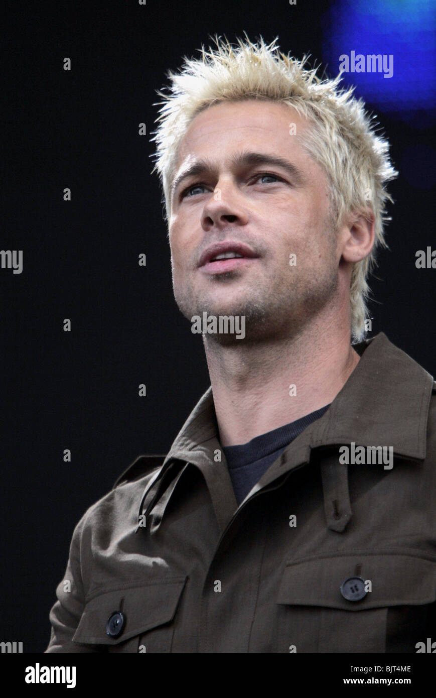 BRAD PITT LIVE 8 HYDE PARK LONDON ENGLAND 02 July 2005 Stock Photo - Alamy BRAD PITT LIVE 8 HYDE PARK LONDON ENGLAND 02 July 2005 Stock Photo - Alamy