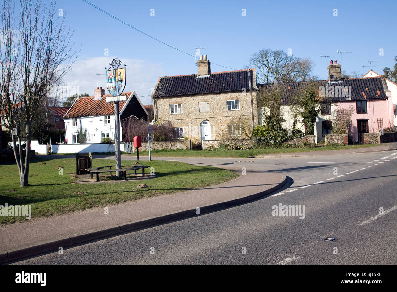 Cottages village of Snape, Suffolk Stock Photo - Alamy
