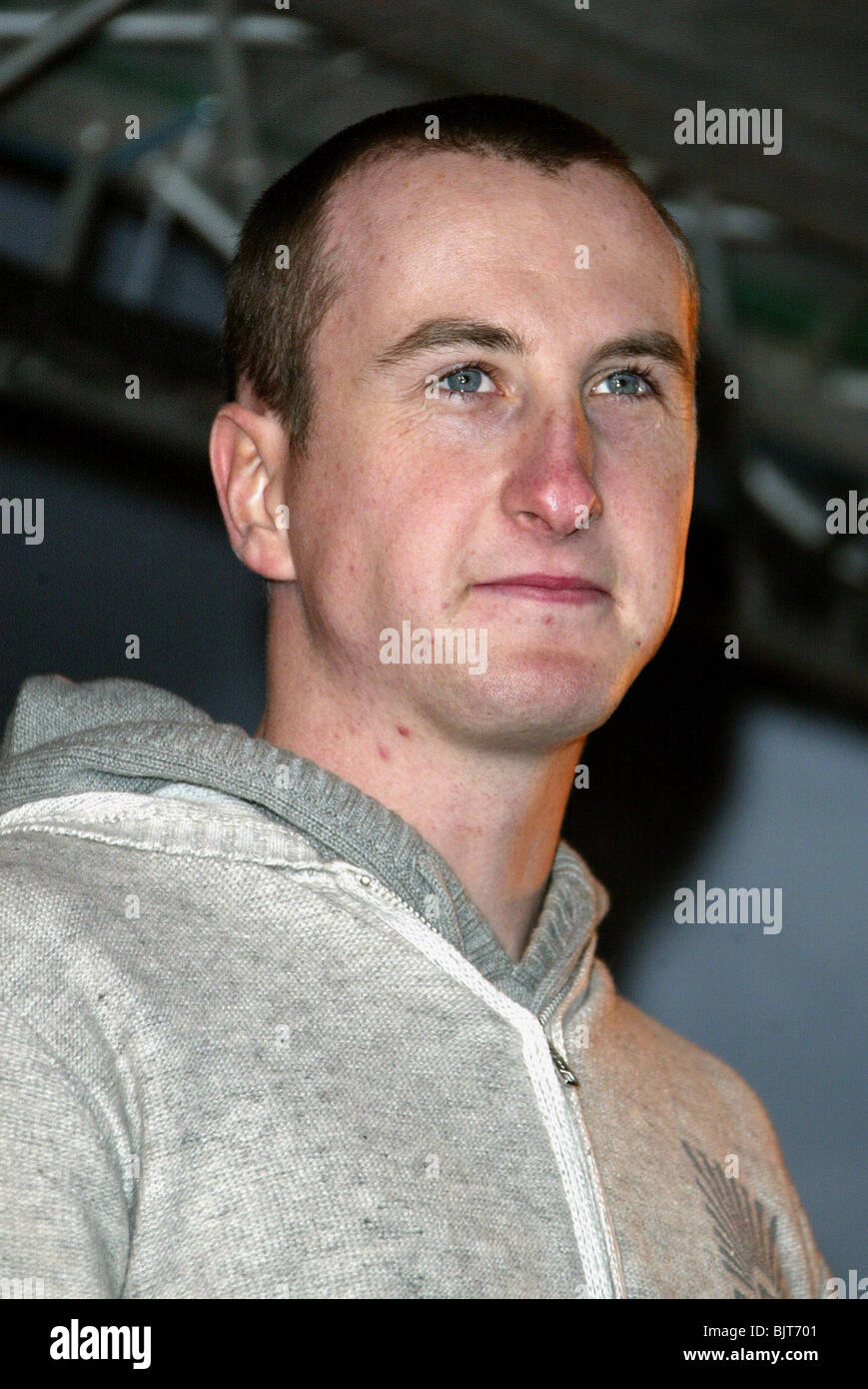 ANDY WHYMENT ANDY WHYMENT (KIRKY) SINGS ROBBIE WILLIAMS TOWN CENTRE ...