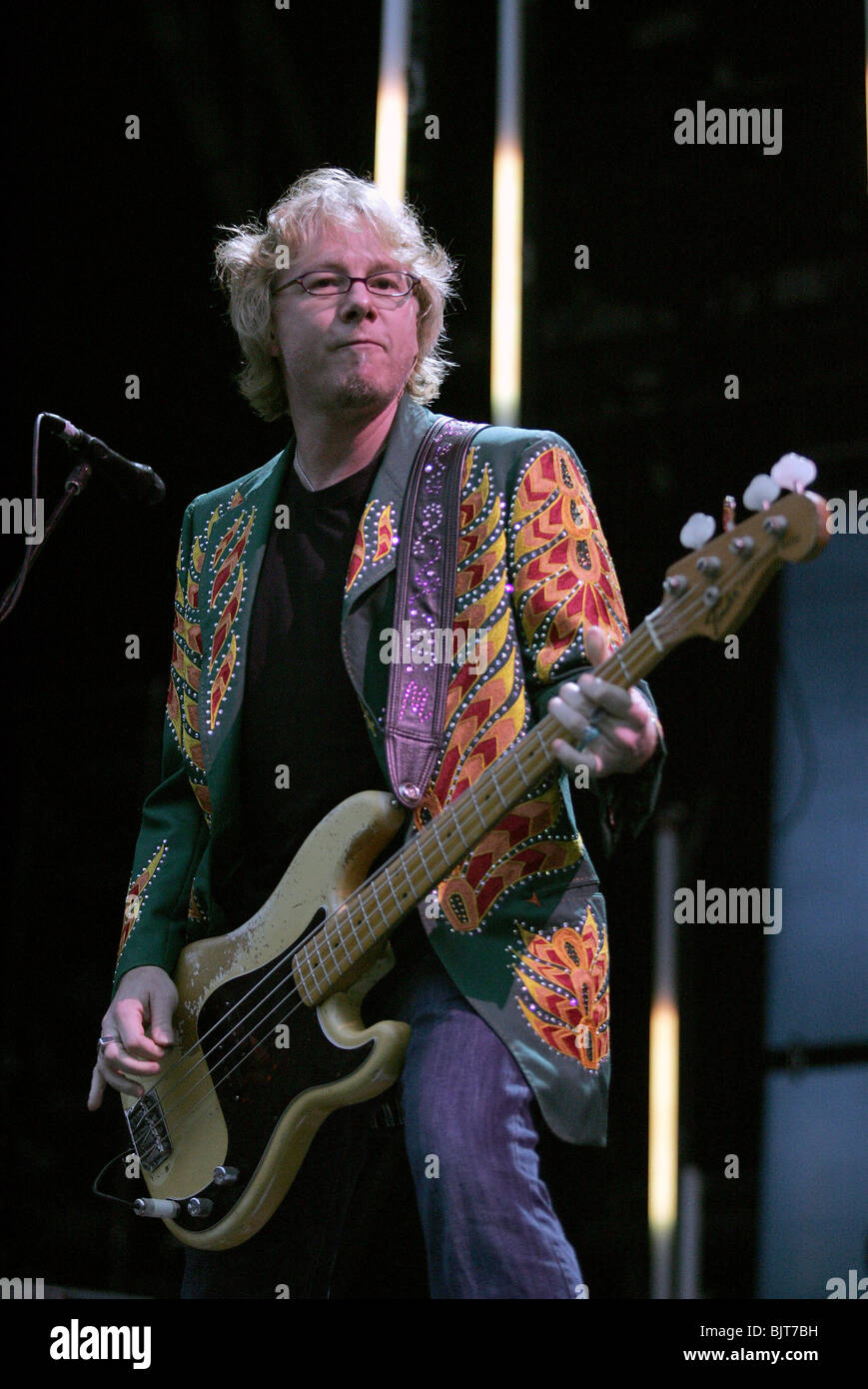 MIKE MILLS R.E.M CONCERT HULL KC STADIUM 05 July 2005 Stock Photo - Alamy