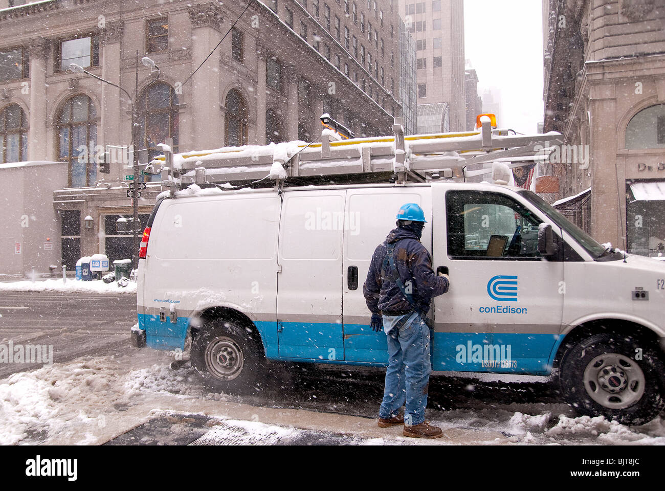 Consolidated Edison Company (Con Ed) during a winter storm in New York ...