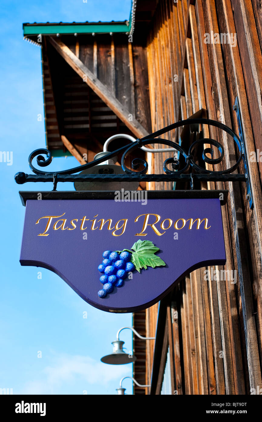 Wine tasting room hi-res stock photography and images - Alamy